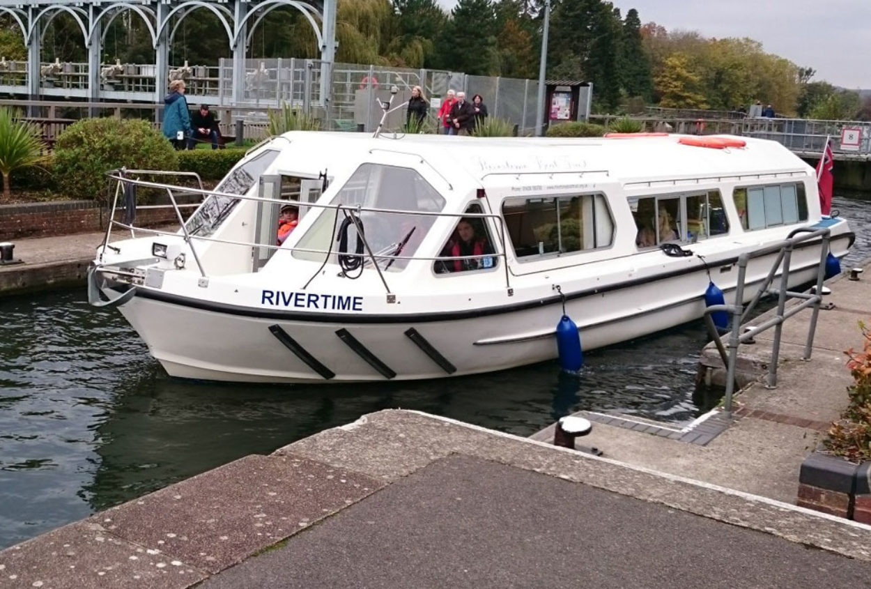 Windsor boat ride for patients at Salisbury Spinal Injury Unit ...